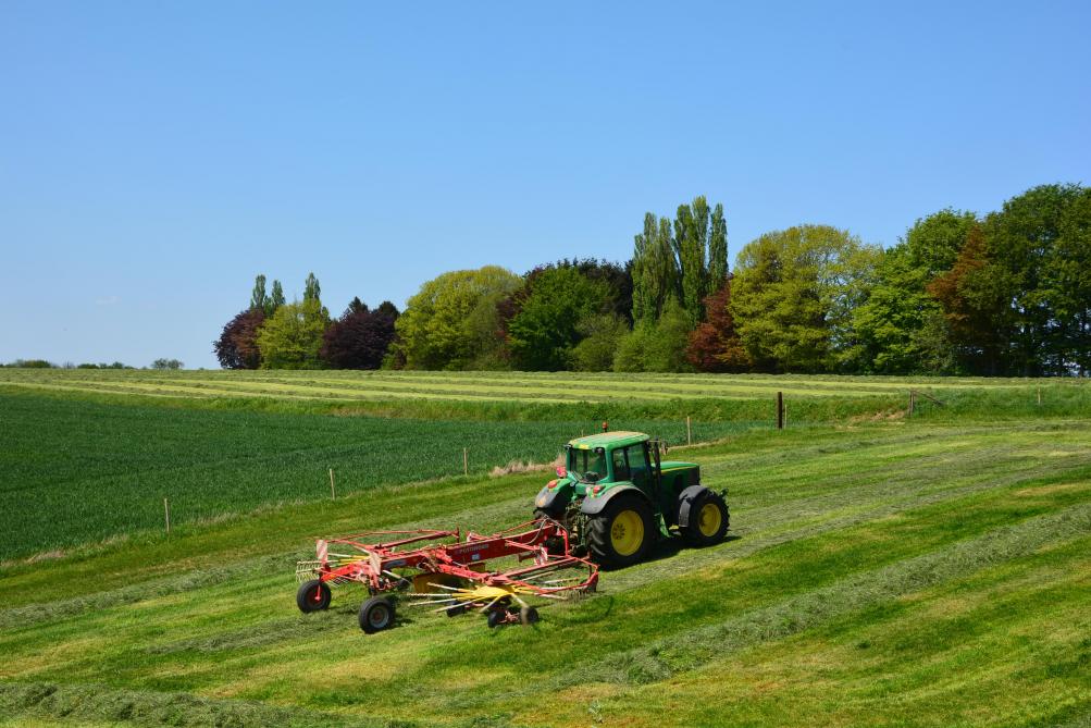 Le matériel de fenaison en démonstration lors de la journée de l’herbe ...